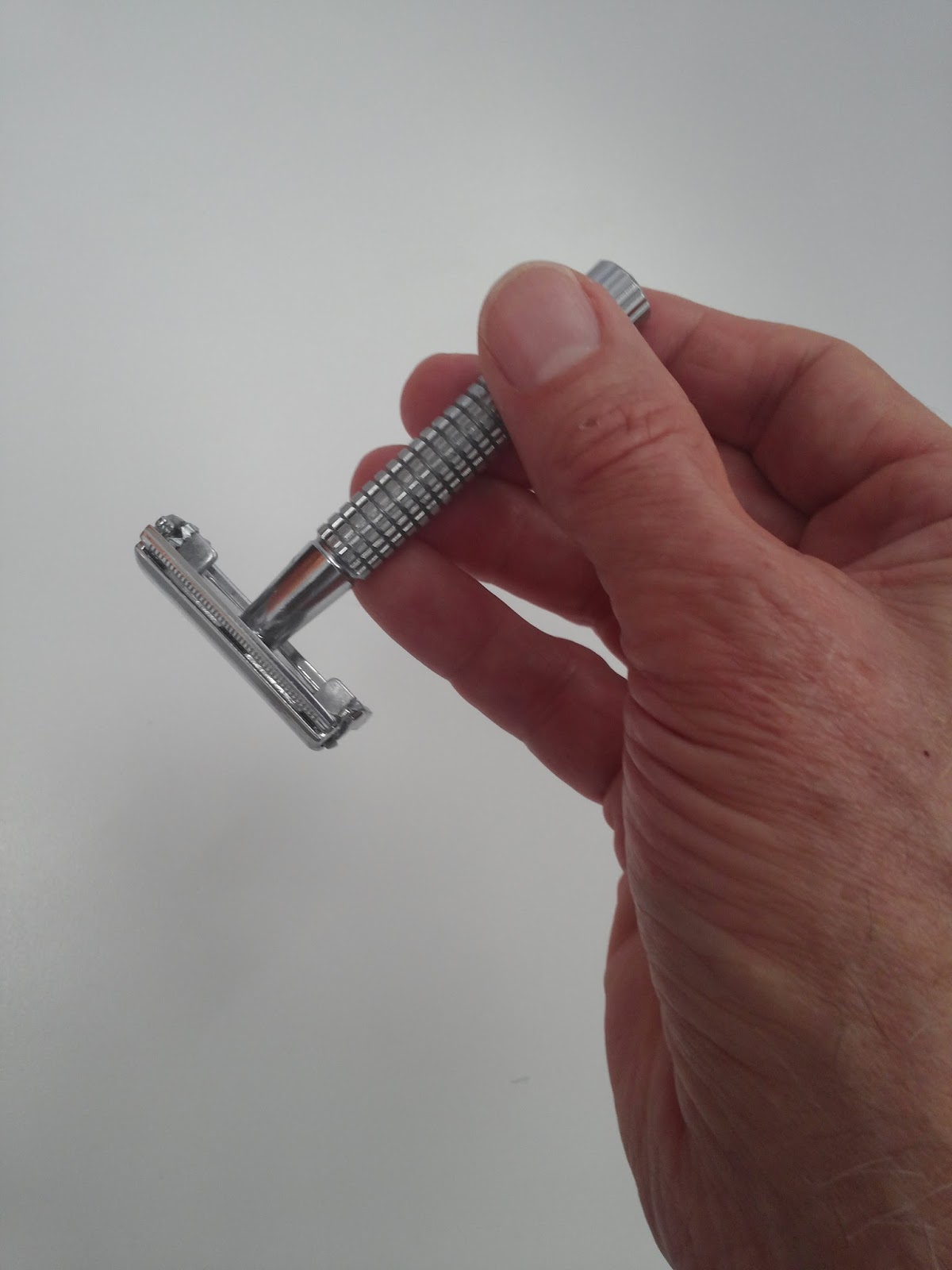 Shave Like Grandad: On Razor-Handle Lengths and Grips